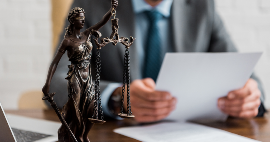 What is the Difference Between a Defense Attorney and a Pros...